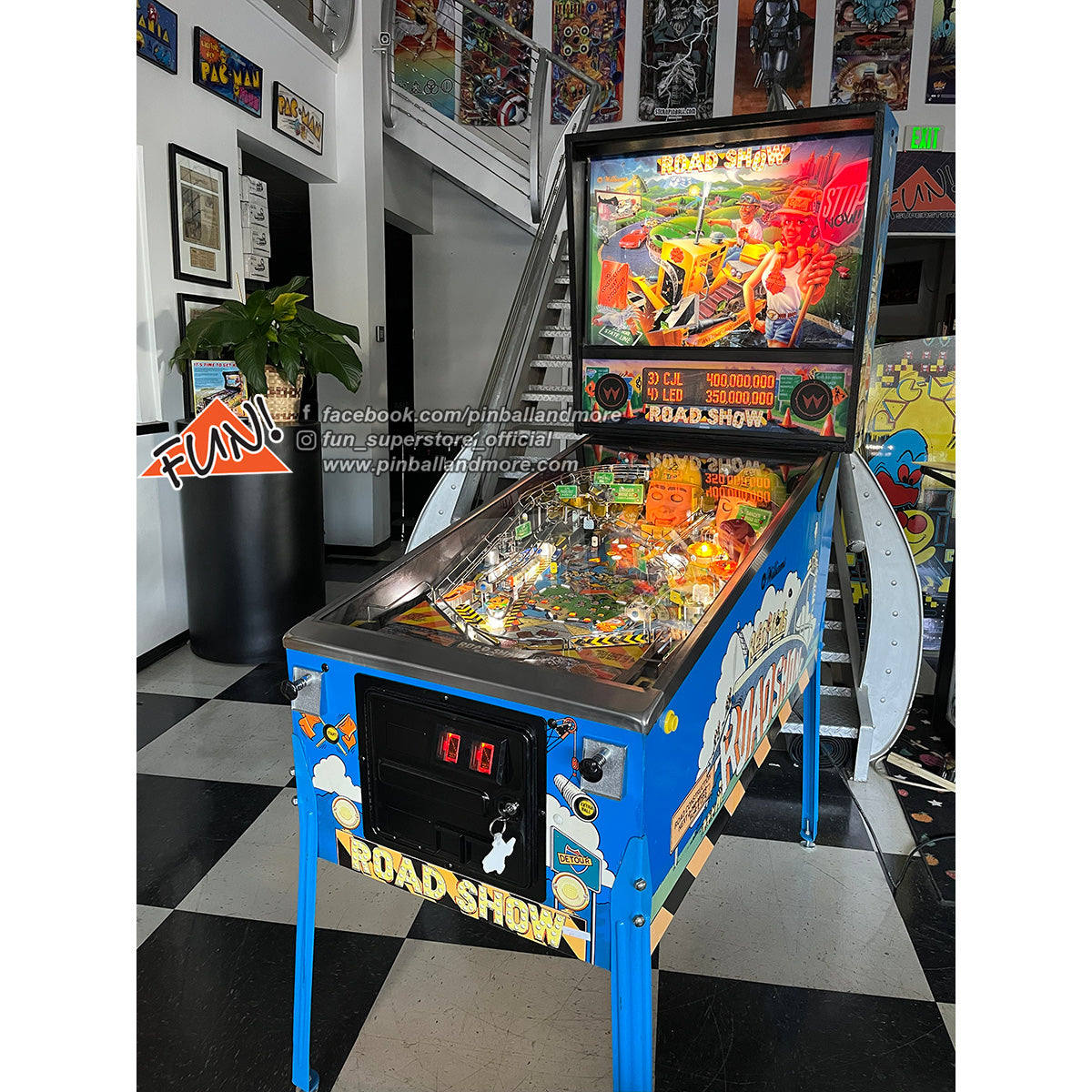 Red & Ted's Roadshow Pinball Machine – Fun SuperStore